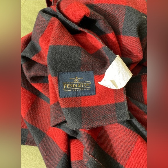 Pendleton | Bedding | New Pendleton Home Collection Luxe Throw Blanket Red Black Rob Roy Plaid ...